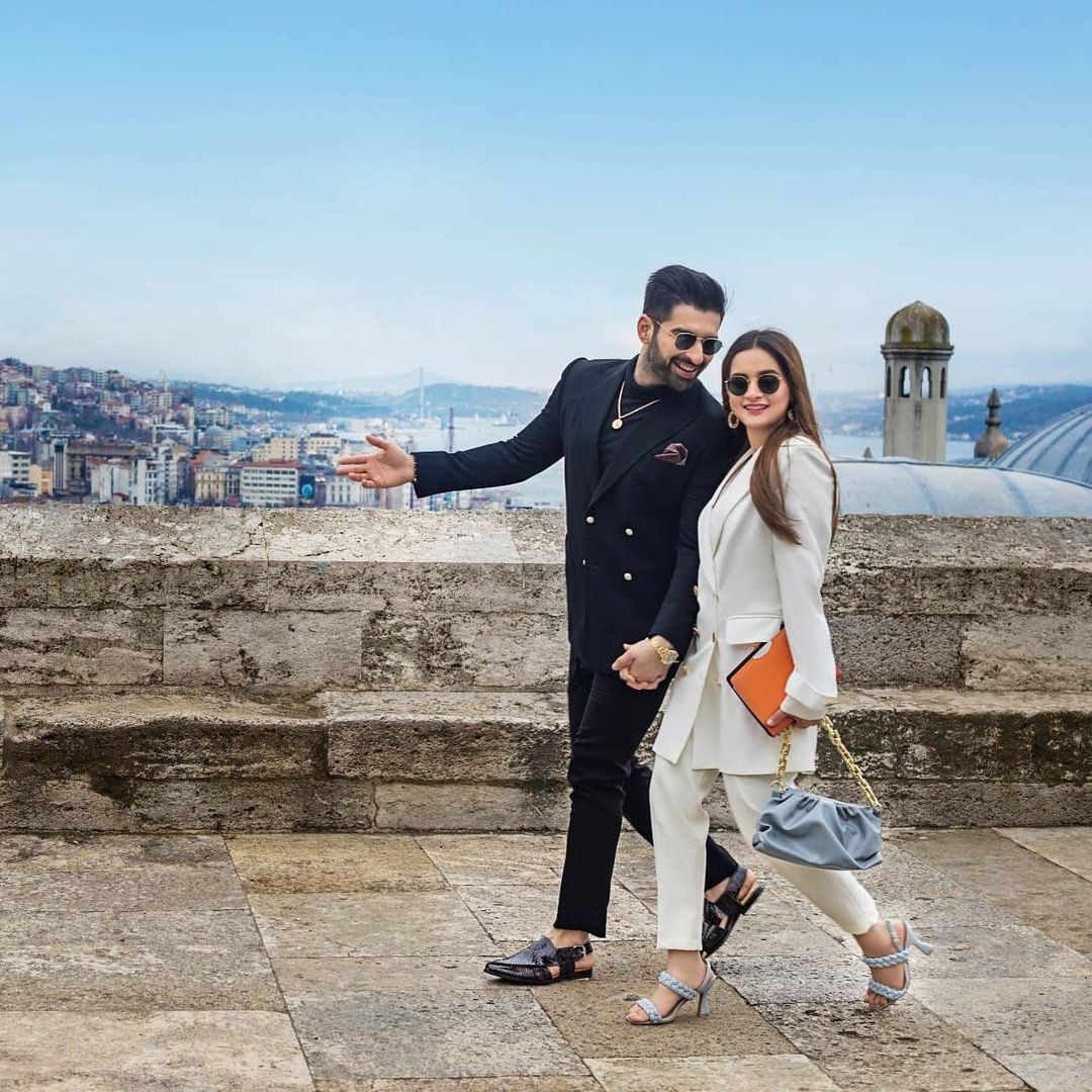 Aiman And Muneeb's Breathtaking Photoshoot In Turkey | Reviewit.pk