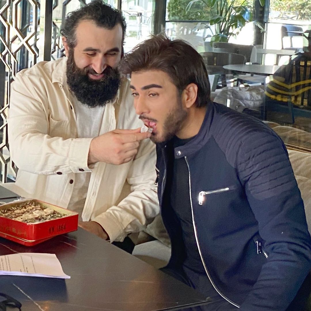 Imran Abbas And Turkish Actor Celal Al Singing Dil Dil Pakistan ...