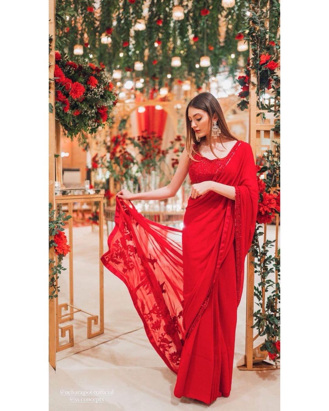 Neha Rajpoot Looks Stellar At Her Friend's Wedding Events | Reviewit.pk