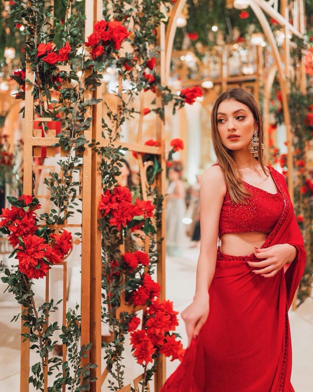 Neha Rajpoot Looks Stellar At Her Friend's Wedding Events | Reviewit.pk