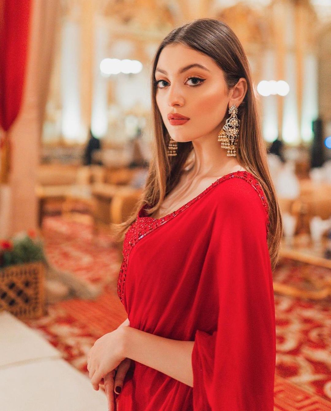 Neha Rajpoot And Shahbaz Taseer Hosted Friends Get Together | Reviewit.pk