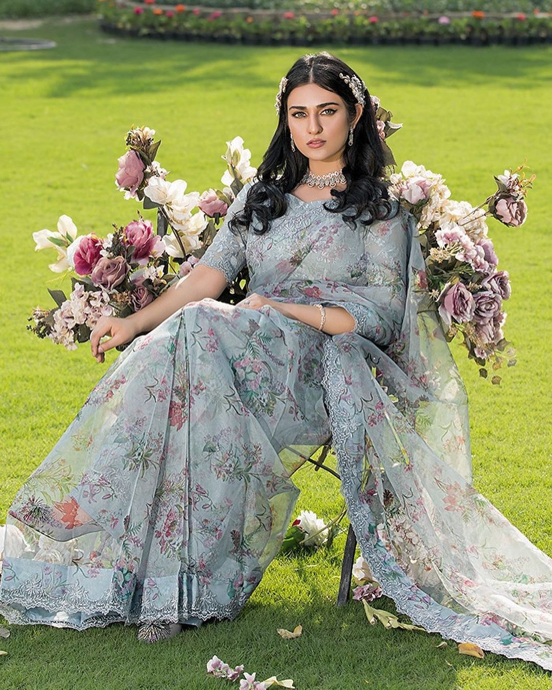 Sarah And Noor Zafar Khan Featured In A Shoot Together | Reviewit.pk