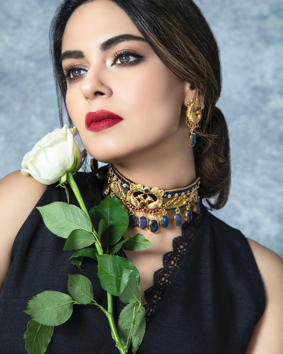 Amar Khan Looks Like A Dream In Her Latest Pictures | Reviewit.pk