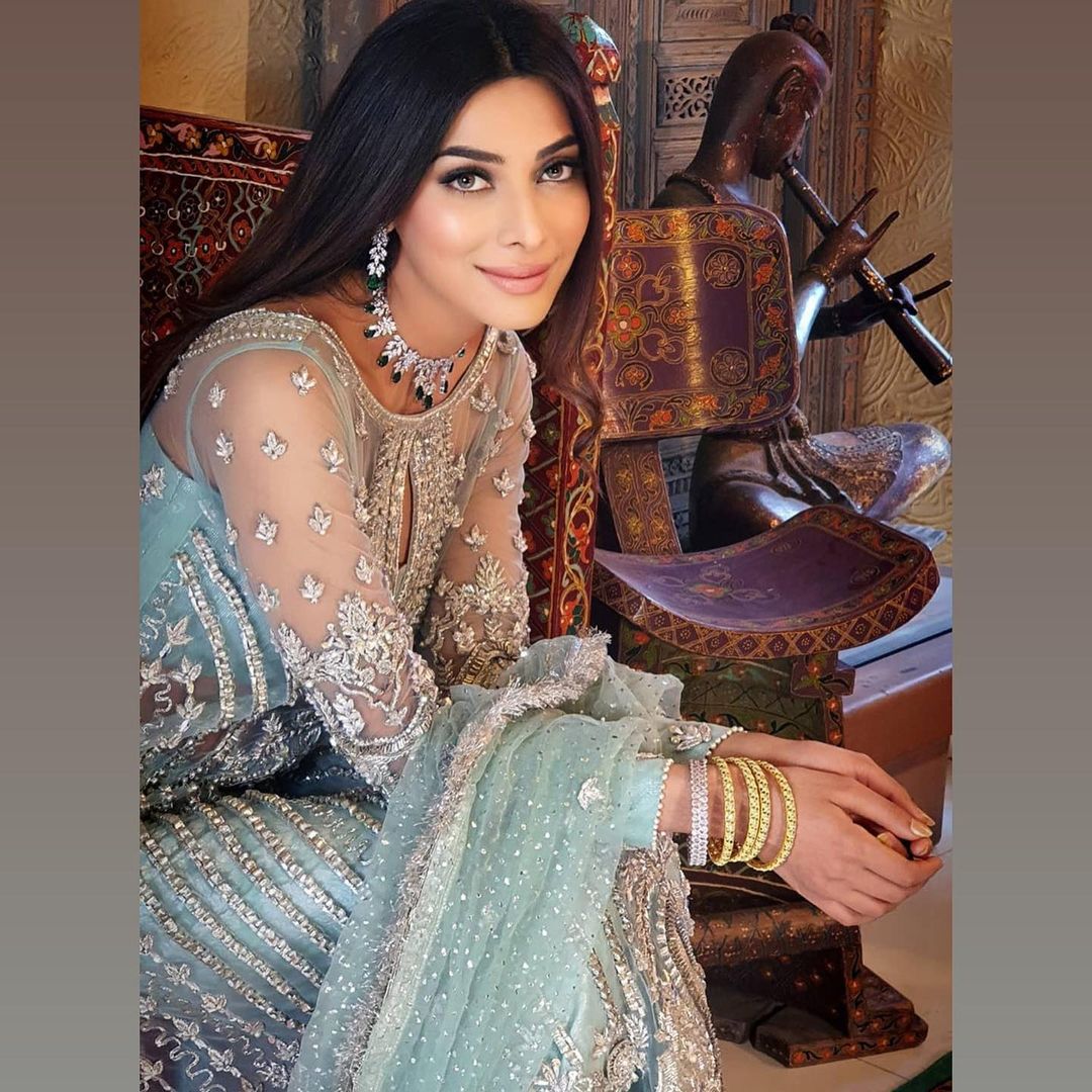 Latest Fashion Shoot Of Eshal Fayyaz | Reviewit.pk