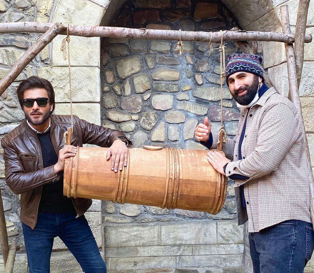 Imran Abbas Thanks Turkish Stars For His Warm Welcome During His Stay ...