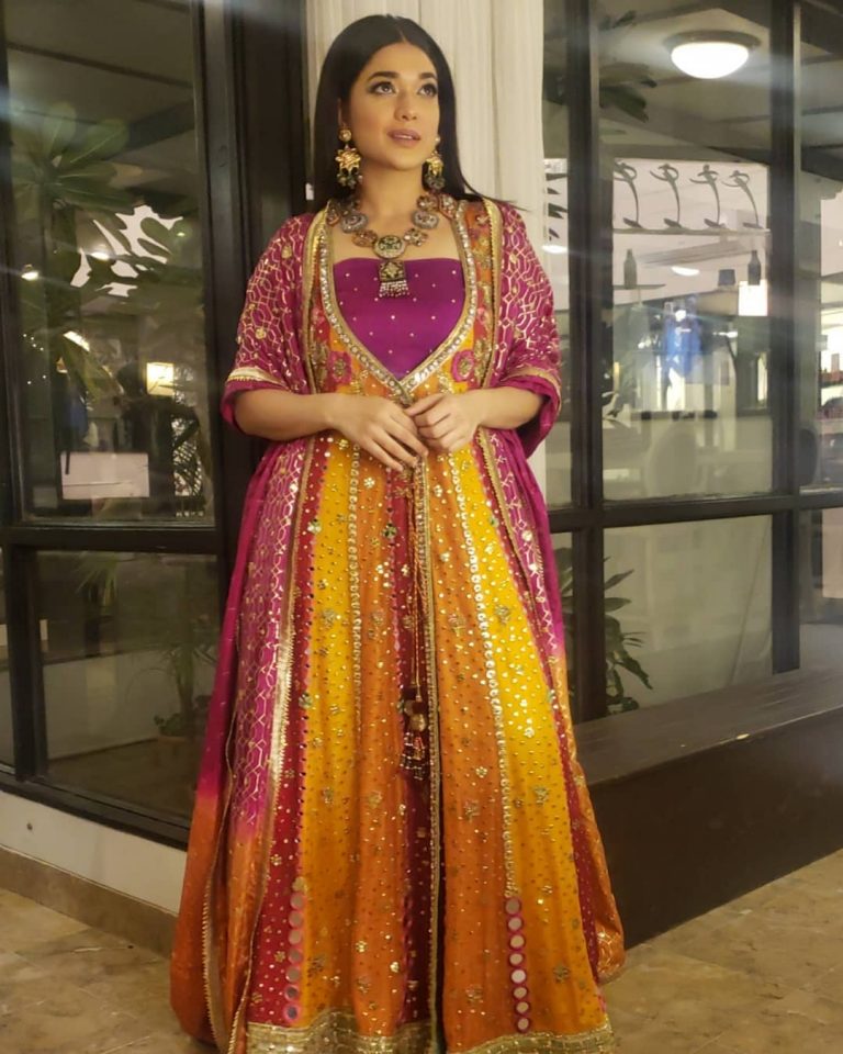 Sanam Jung's New Vlog Is All About Losing Weight This Ramadan | Reviewit.pk