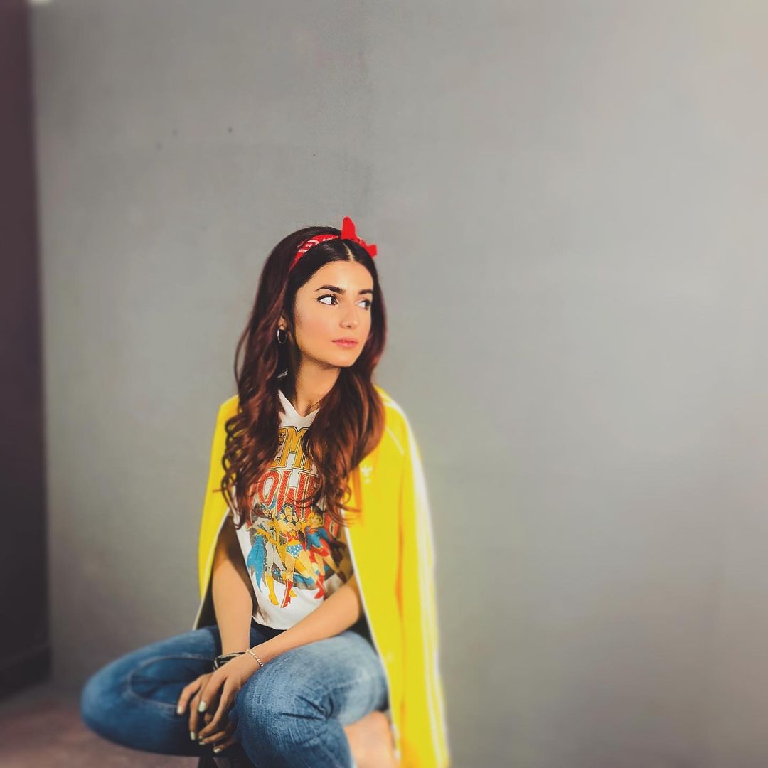 20 Latest Photos of Momina Mustehsan | Reviewit.pk