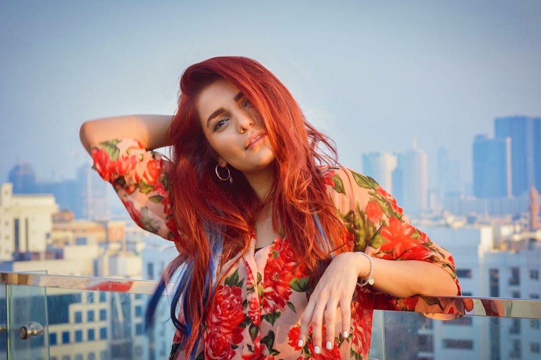 20 Latest Photos of Momina Mustehsan | Reviewit.pk