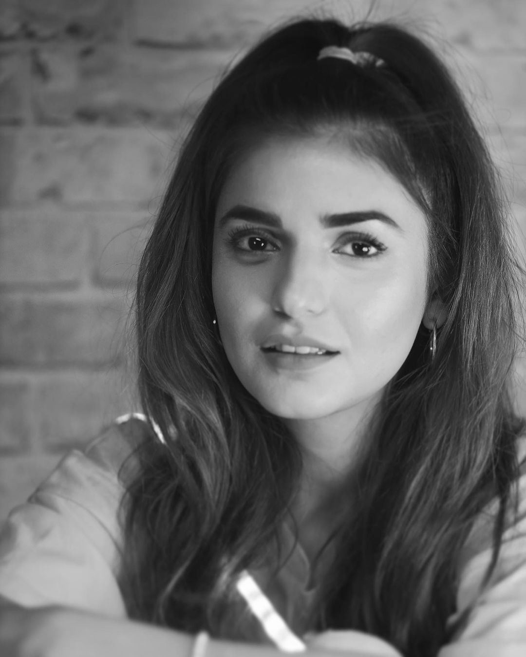 20 Latest Photos of Momina Mustehsan | Reviewit.pk
