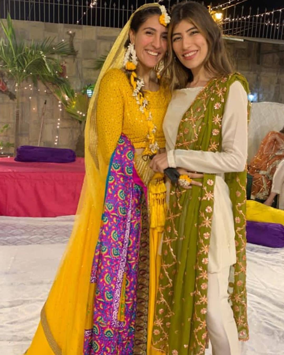 Syra Yousuf Dancing At A Recent Wedding | Reviewit.pk