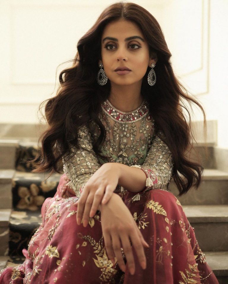 Yashma Gill Looks Exquisite In Her Recent Shoot For Elan | Reviewit.pk