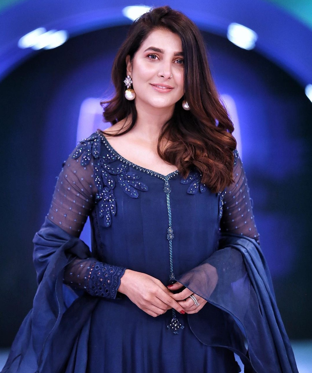 Areeba Habib Looks Beautiful In Her Recent Appearance In JPL | Reviewit.pk