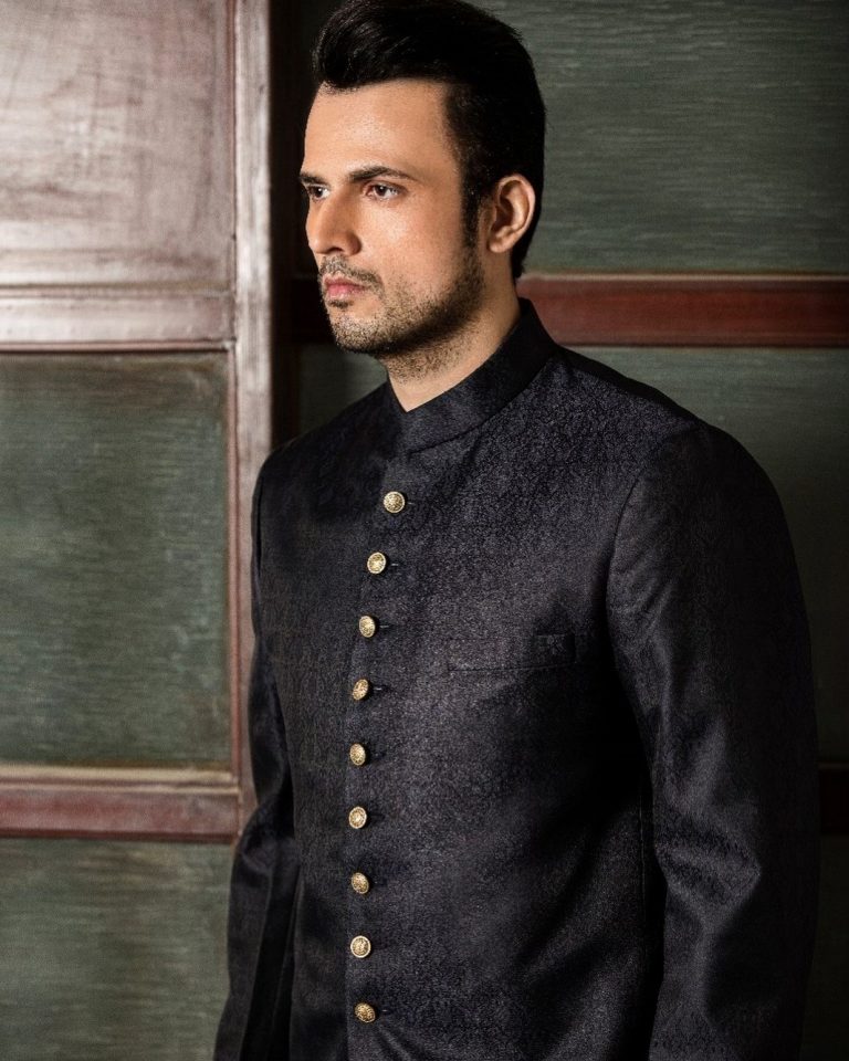 Usman Mukhtar Opens Up About A Girl Who Was Stalking Him | Reviewit.pk