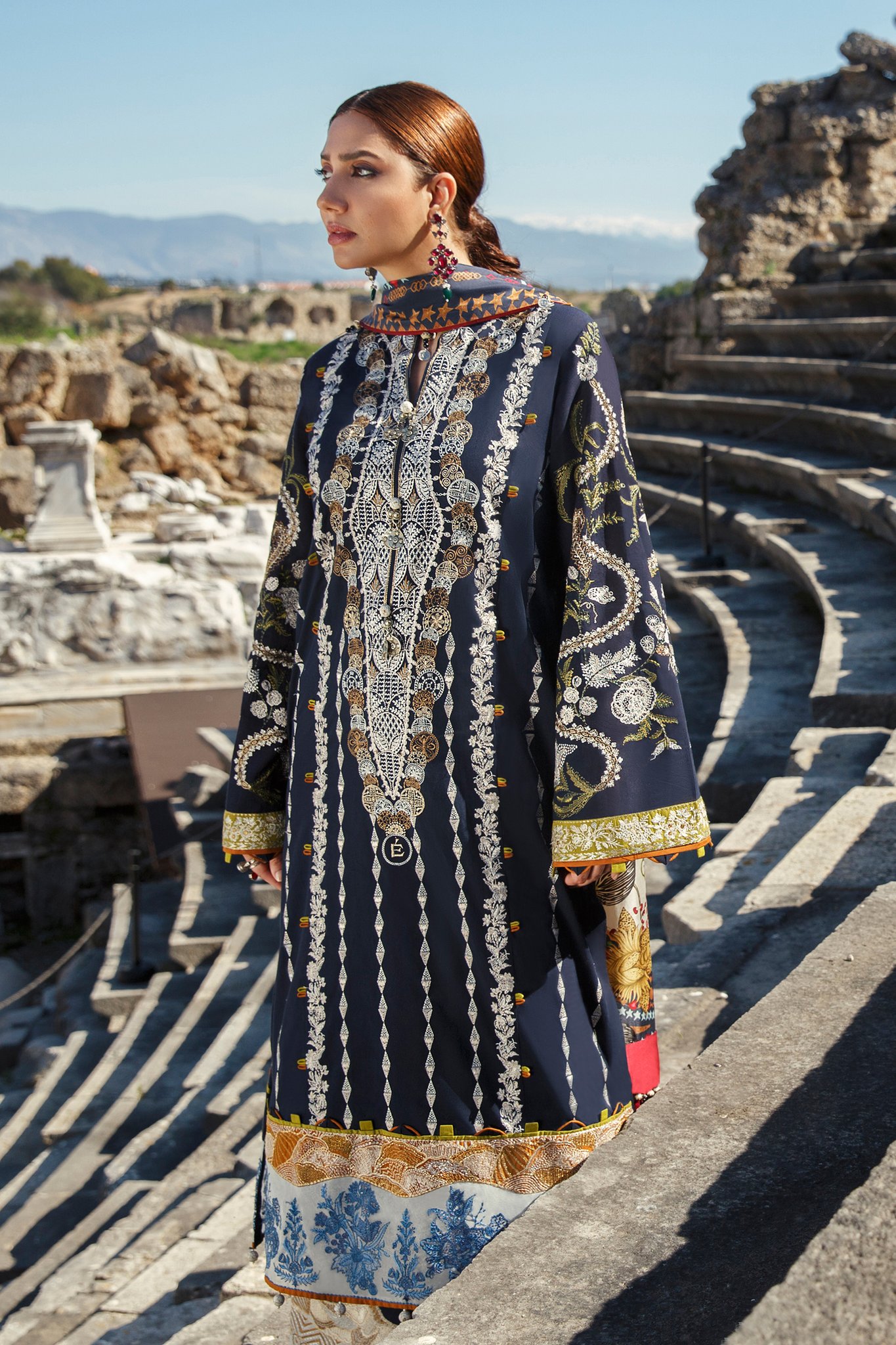 Elan Lawn Spring/Summer Collection 2021 - Pictures And Prices | Reviewit.pk