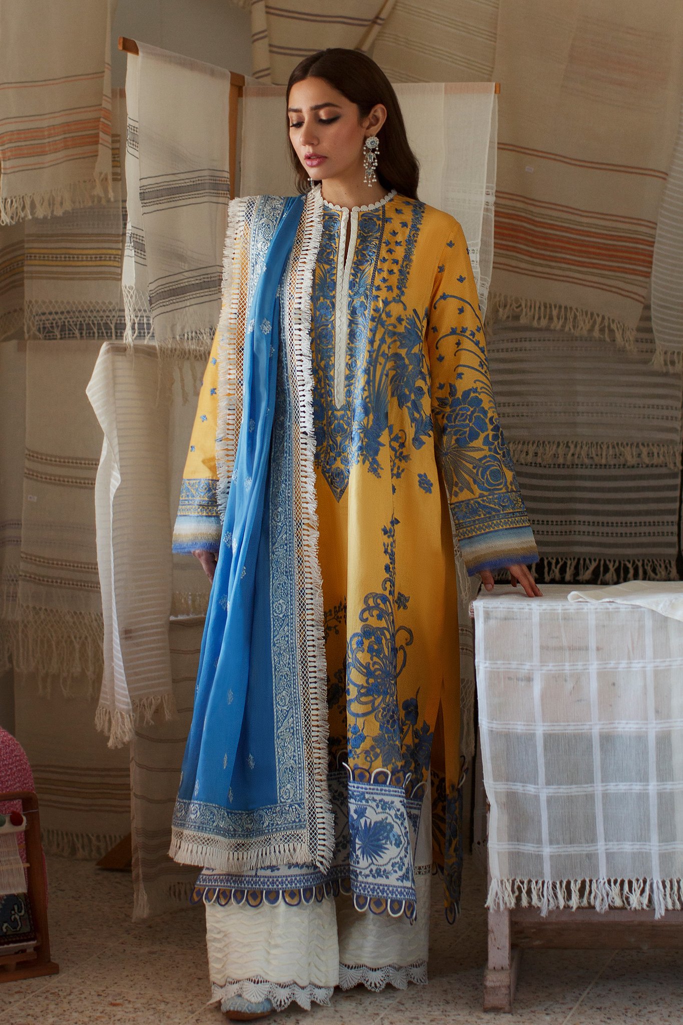 Elan Lawn Spring/Summer Collection 2021 - Pictures And Prices | Reviewit.pk