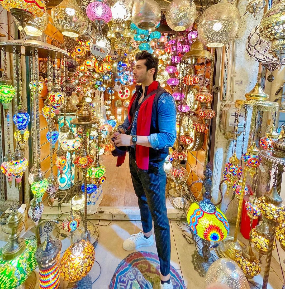 Actor Farhan Malhi Vacationing In Turkey | Reviewit.pk