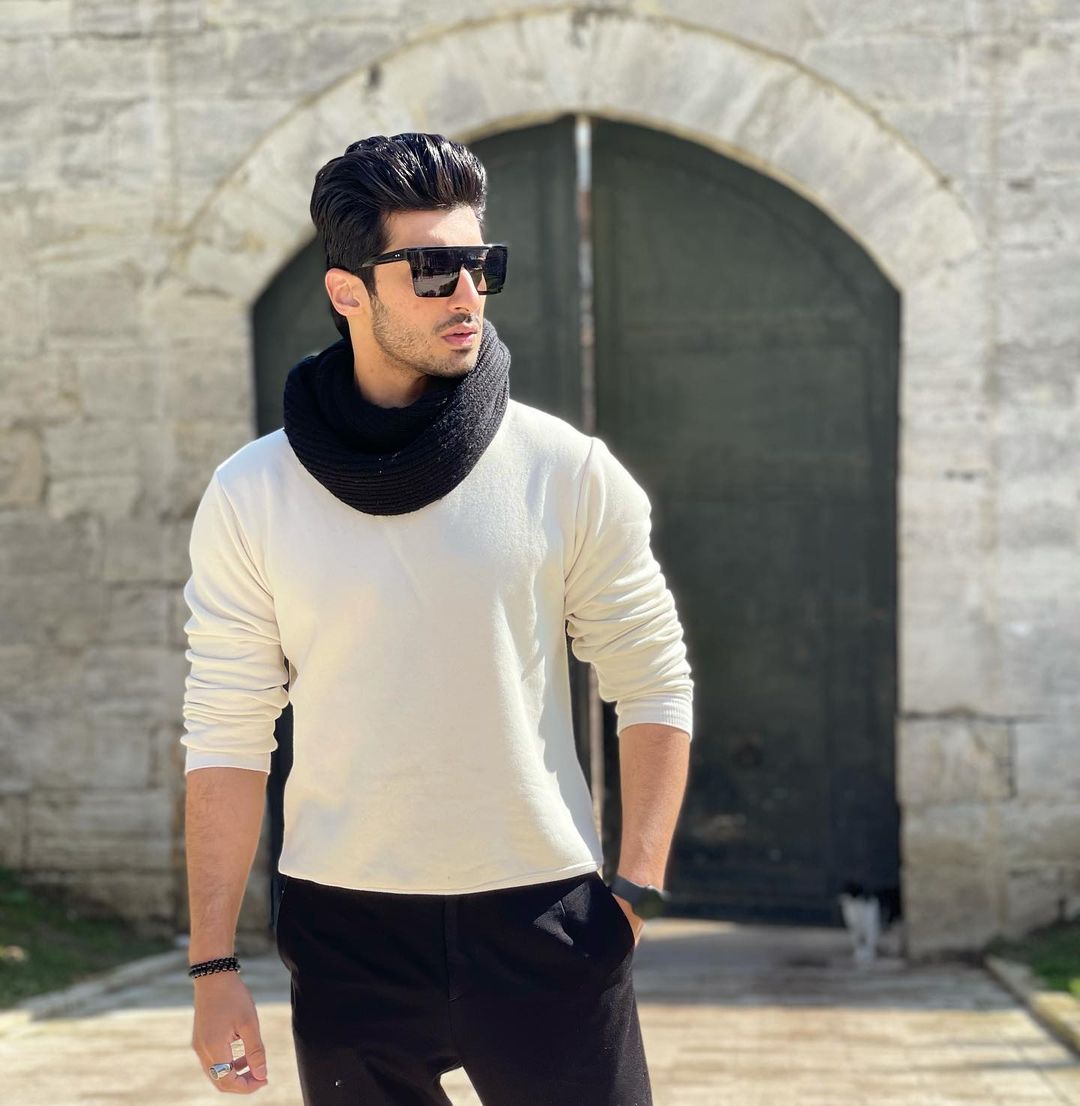 Actor Farhan Malhi Vacationing In Turkey | Reviewit.pk