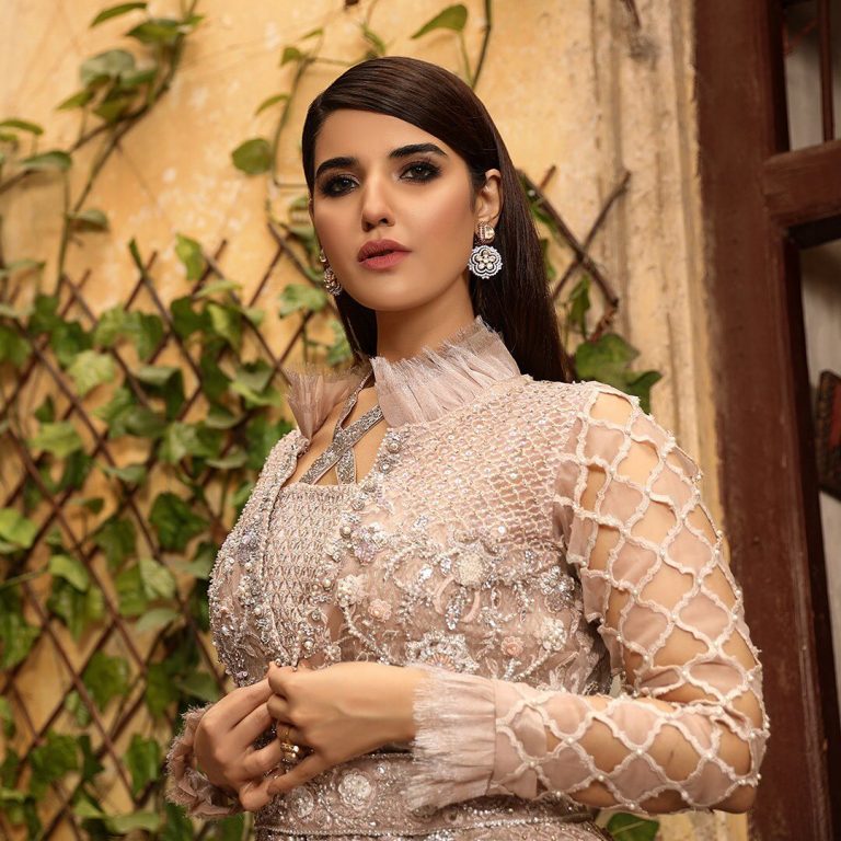 Hareem Farooq Looks Undeniably Gorgeous In Her Latest Shoot | Reviewit.pk
