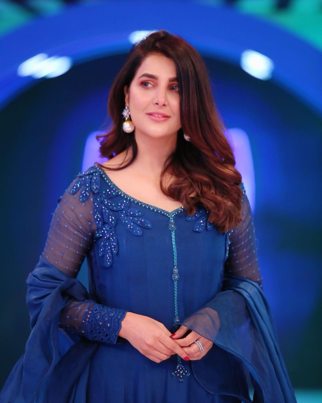 Areeba Habib Looks Beautiful In Her Recent Appearance In JPL | Reviewit.pk