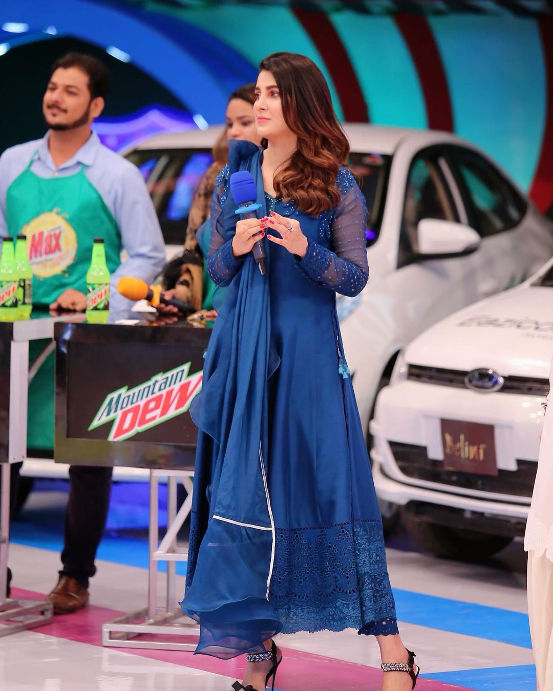 Areeba Habib Looks Beautiful In Her Recent Appearance In JPL | Reviewit.pk