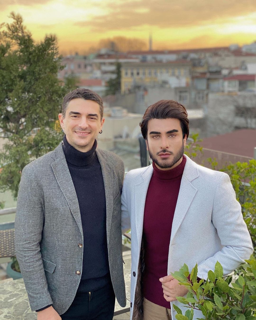 Imran Abbas To Host A Show From Istanbul Turkey In Ramadan | Reviewit.pk