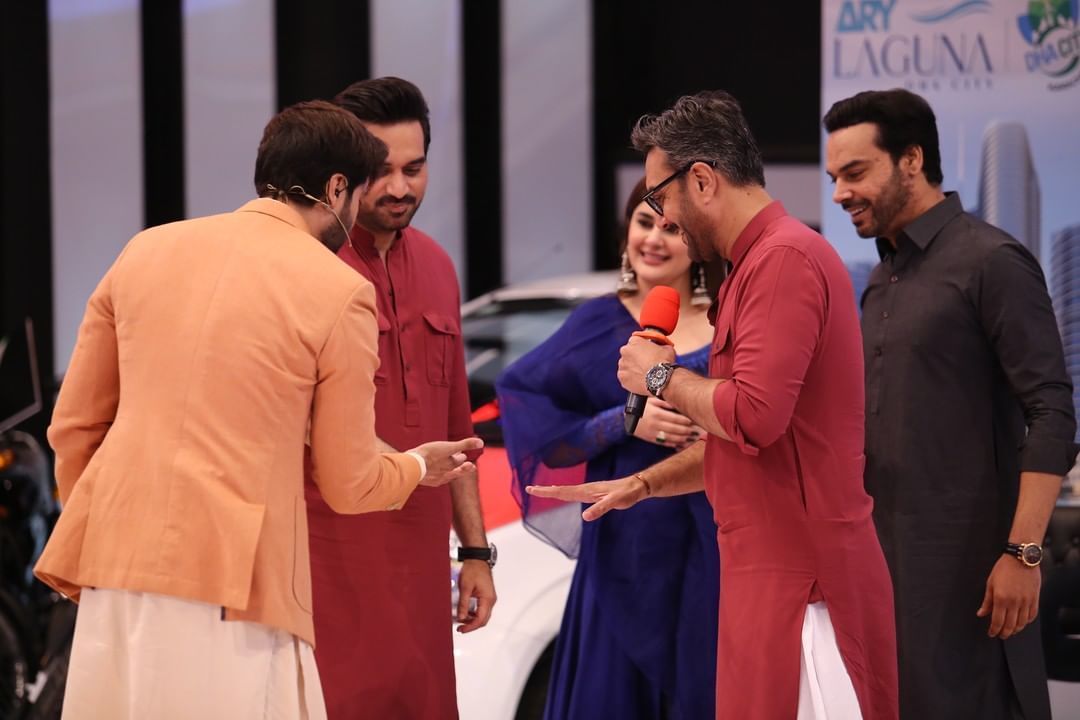 Celebrities' Pictures From The Set Of Jeeto Pakistan | Reviewit.pk