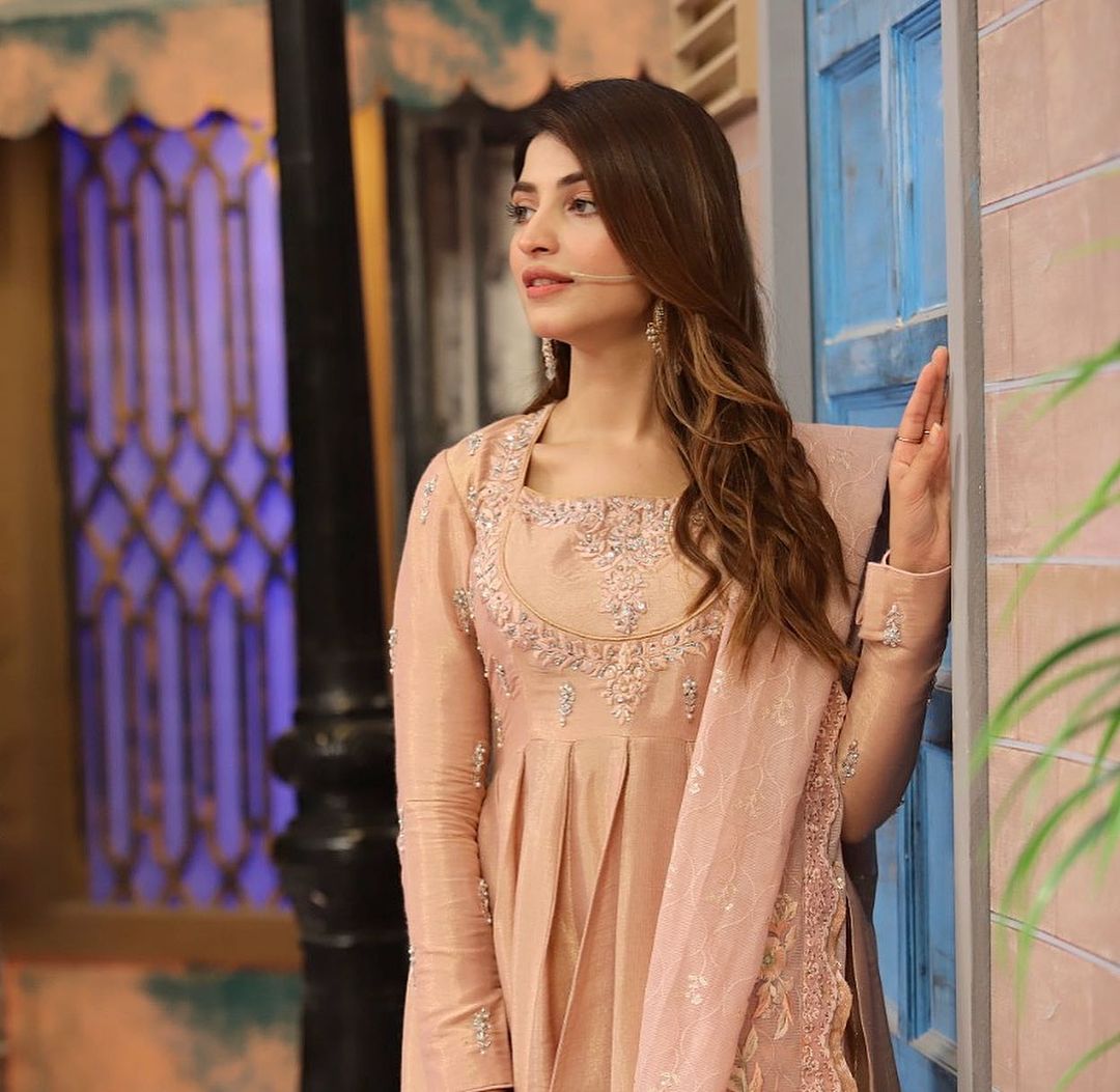 Kinza Hashmi And Fahad Sheikh Spotted Together At Jeeway Pakistan ...