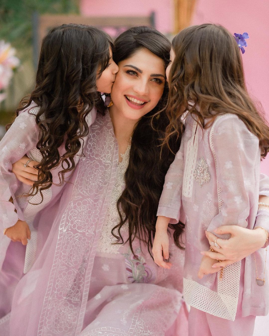 Neelam Muneer Looked Bewitching In Recent Photoshoot | Reviewit.pk