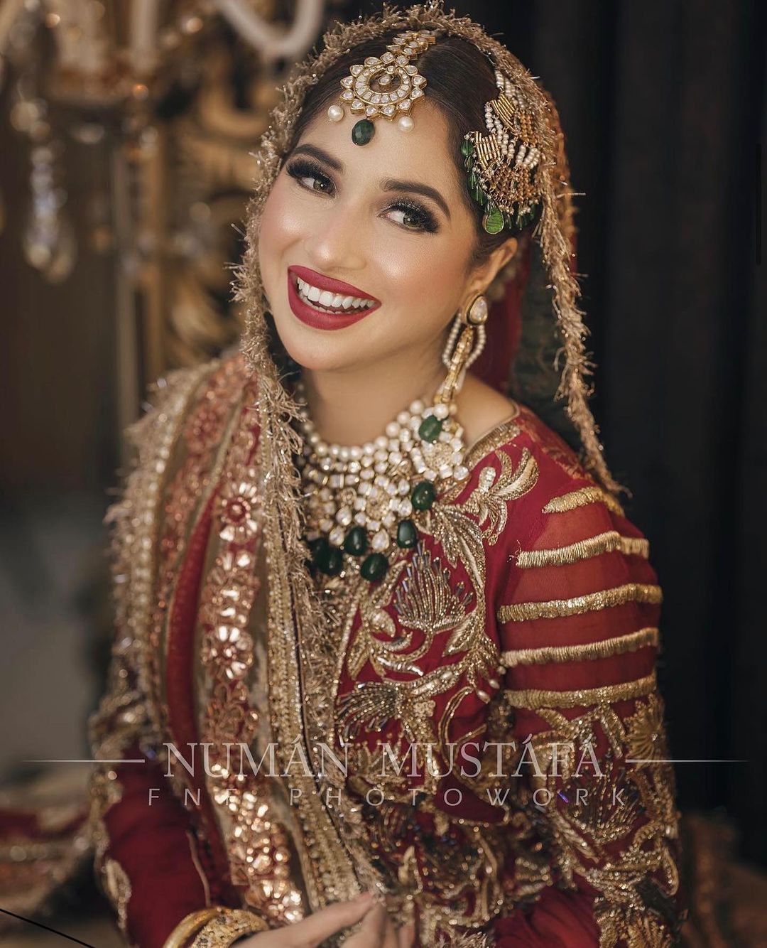 Sabeena Farooq Radiates Charm In Her Latest Bridal Shoot | Reviewit.pk