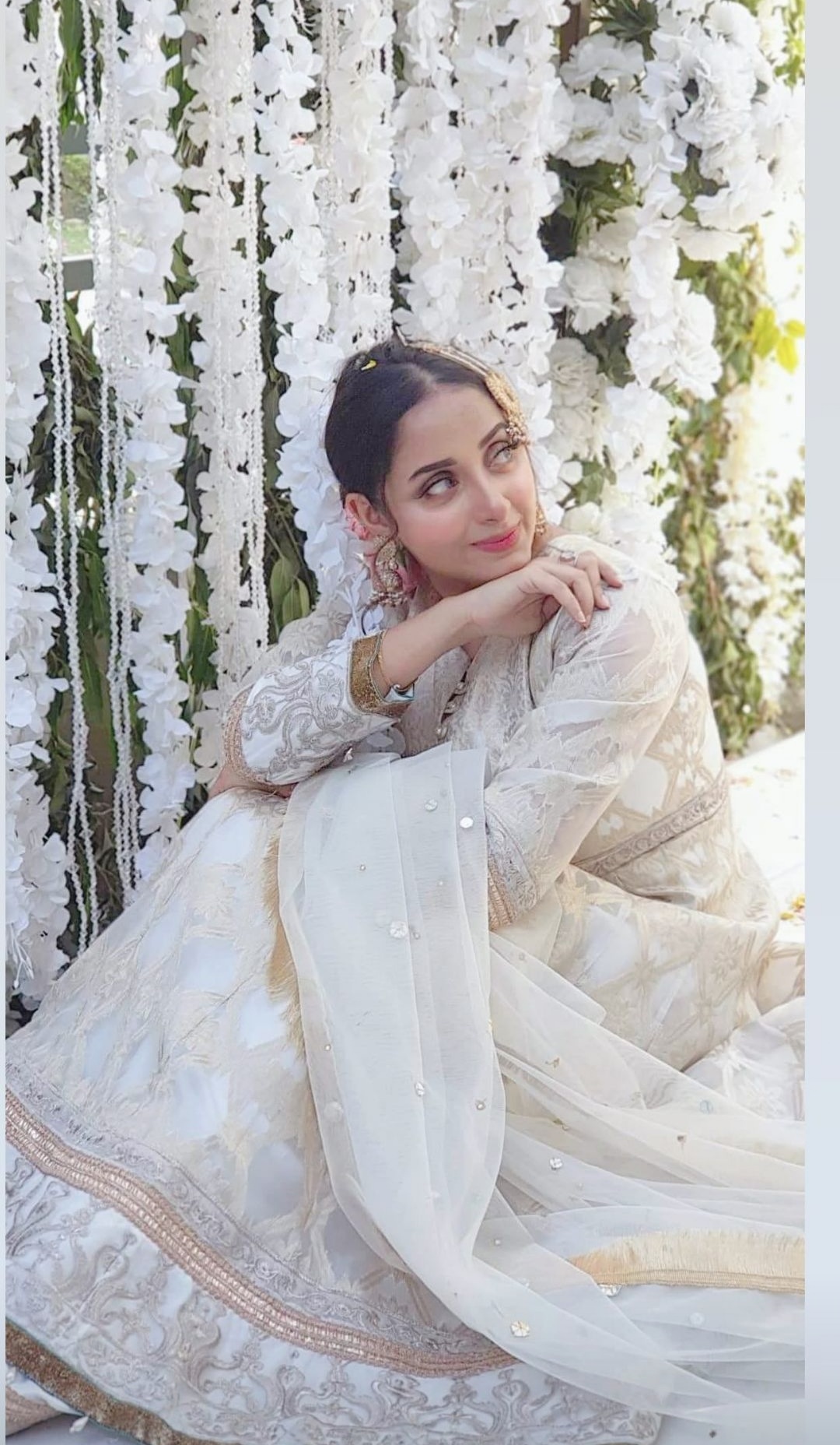 Sanam Chauhdry Looked Regal At A Recent Nikkah Ceremony | Reviewit.pk