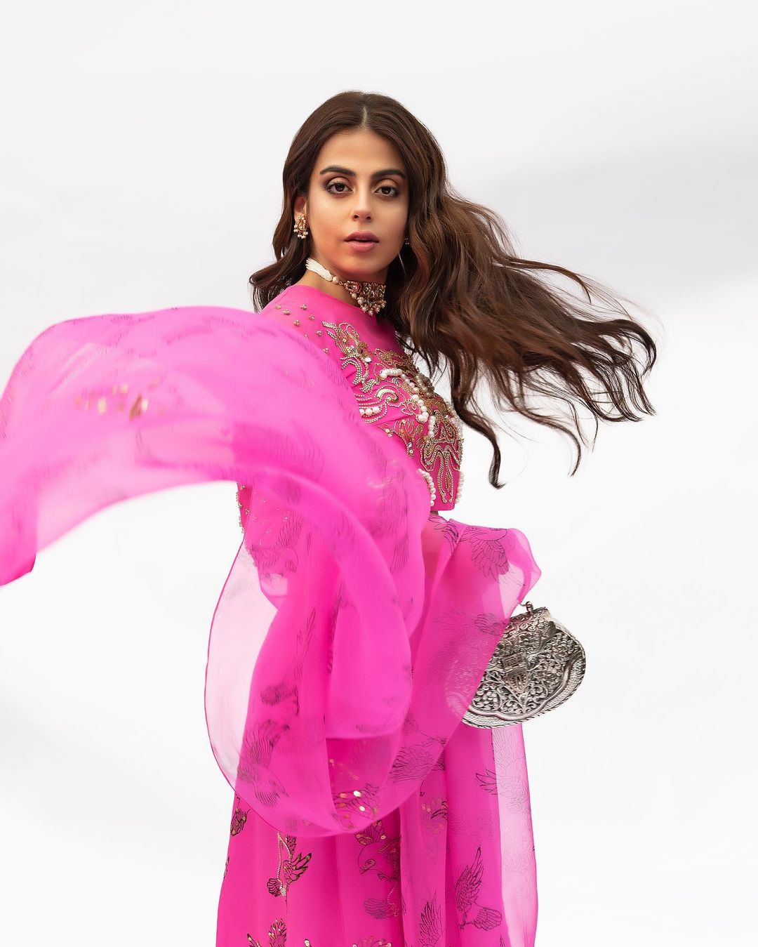Yashma Gill Looks Drop Dead Gorgeous In Her Latest Shoot | Reviewit.pk