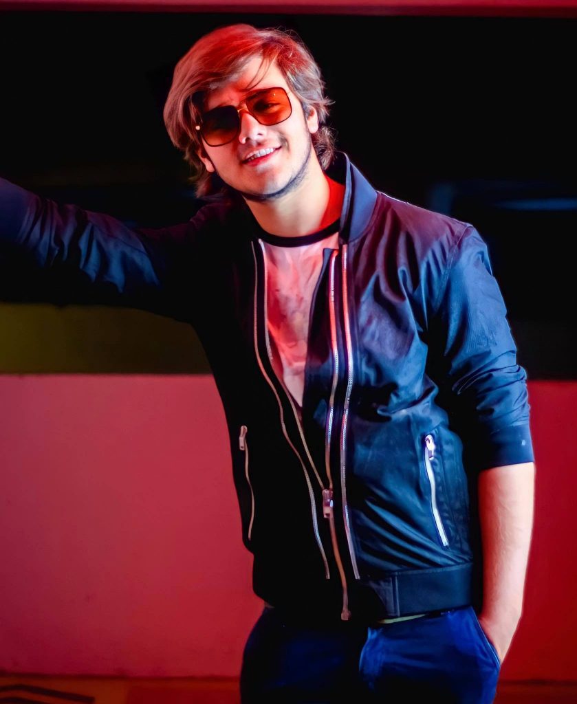 15 Interesting Facts About Aadi Khan | Reviewit.pk