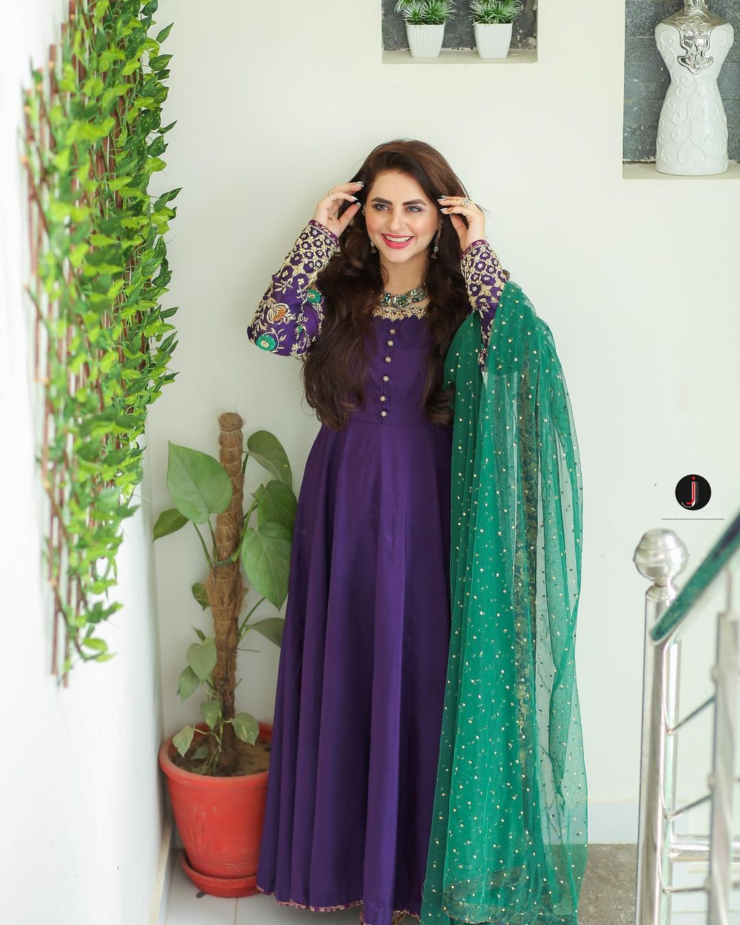 Fatima Effendi Eid Pictures With Family | Reviewit.pk