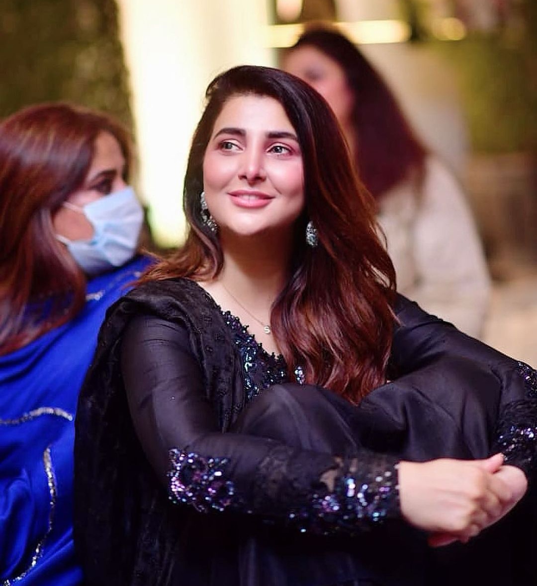 Areeba Habib Got Engaged- Pictures From Her Baat Pakki | Reviewit.pk