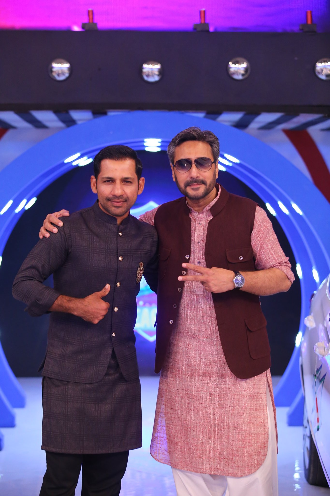 Amazing Clicks From Star Studded Set Of JPL Grand Finale | Reviewit.pk