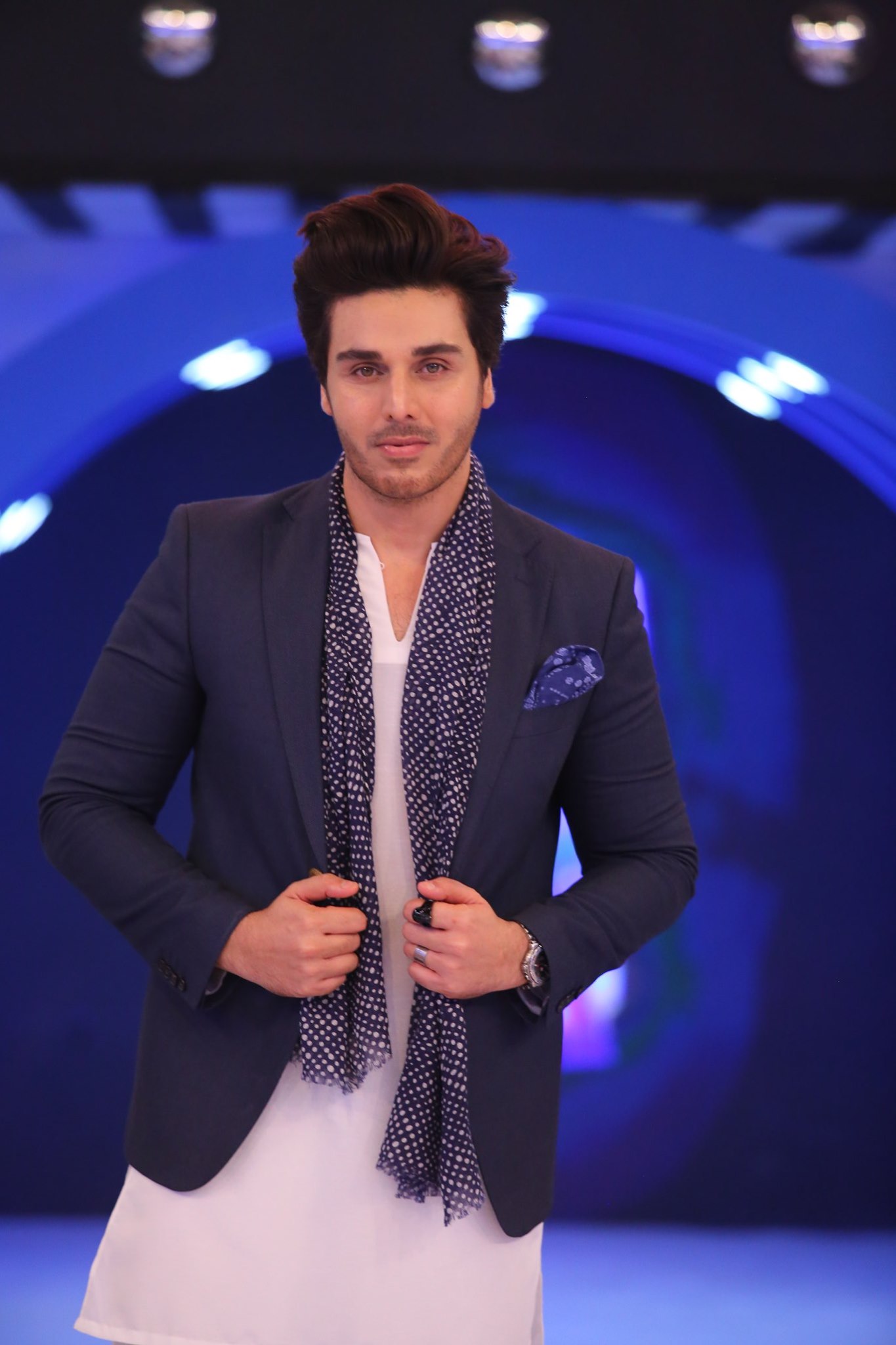 Amazing Clicks From Star Studded Set Of JPL Grand Finale | Reviewit.pk