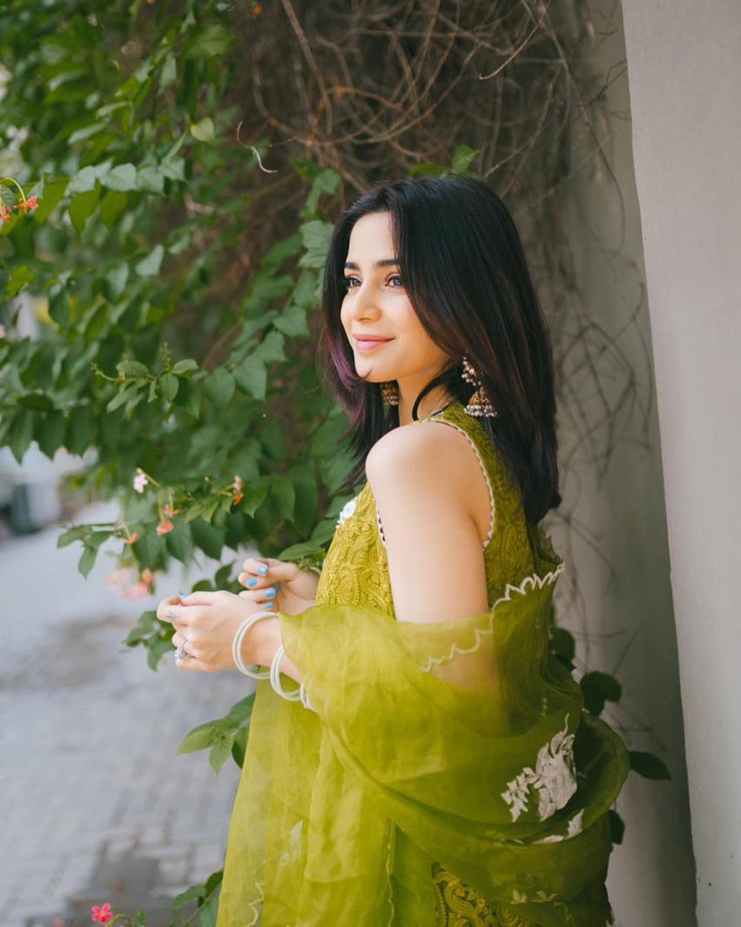 Aima Baig's Gorgeous Looks From Eid-ul-Fitr 2021 | Reviewit.pk