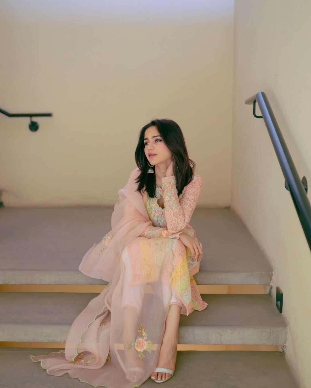 Aima Baig's Gorgeous Looks From Eid-ul-Fitr 2021 | Reviewit.pk