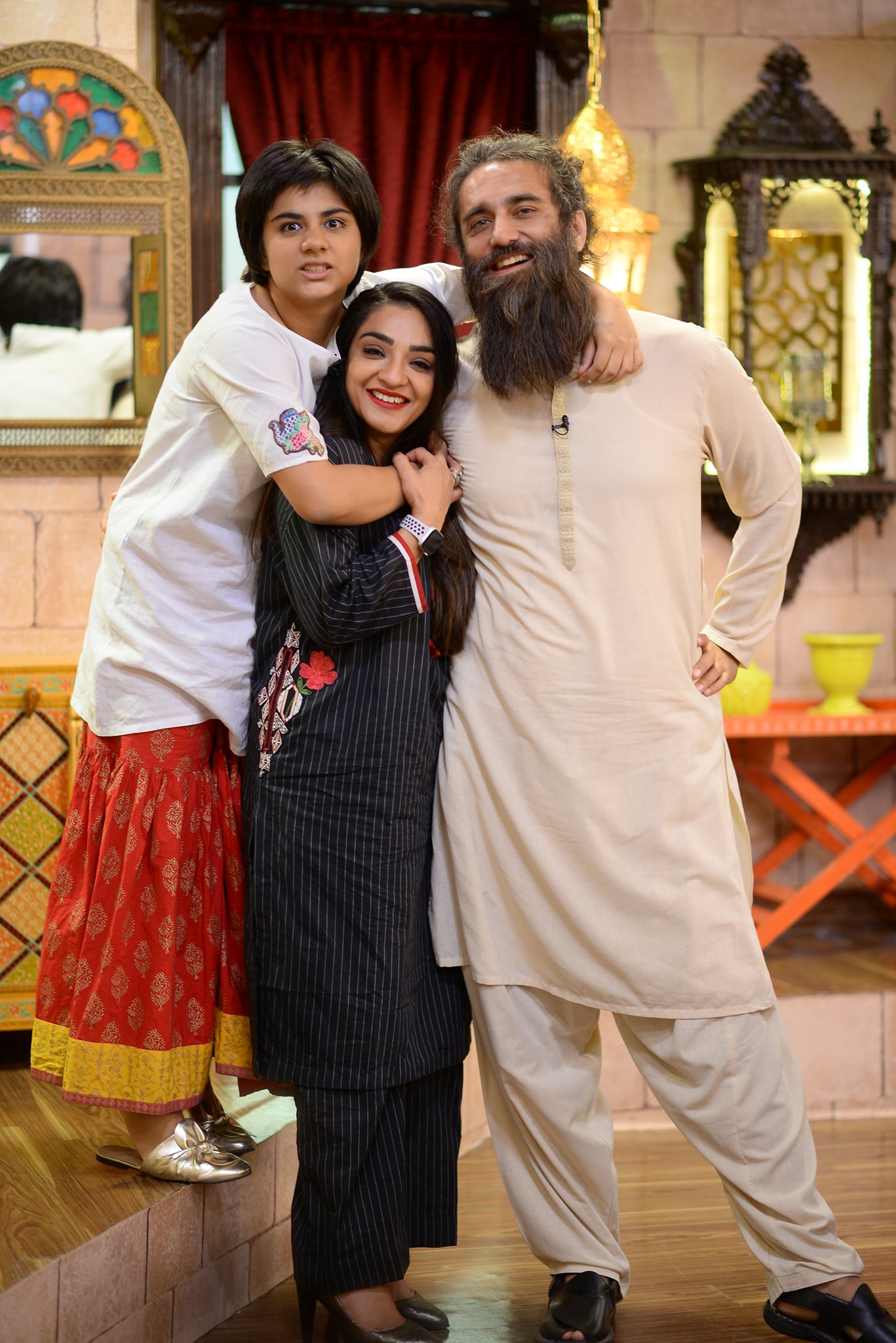 Ali Noor With His Wife Mandana And Daughter At Shan-e-Sahoor | Reviewit.pk