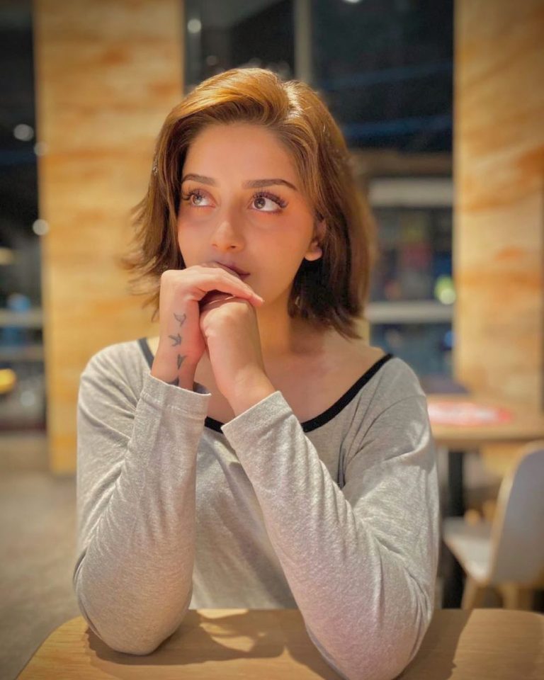 Alizeh Shah's Dressing Caused Fierce Criticism From The Netizens Again ...