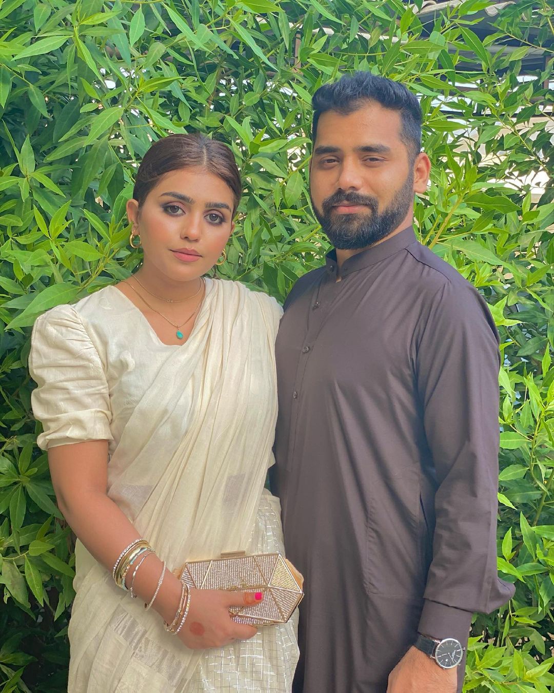Anumta Qureshi Looks Adorable In Eid Pictures With Her Husband ...