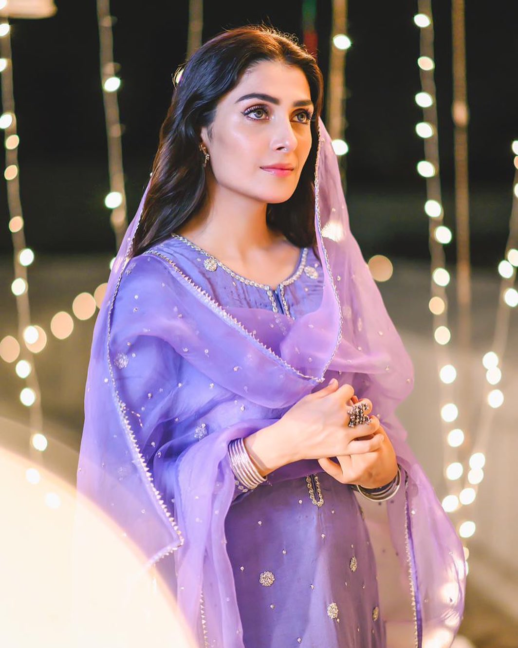 Ayeza Khan Is All Ready To Celebrate Eid | Reviewit.pk