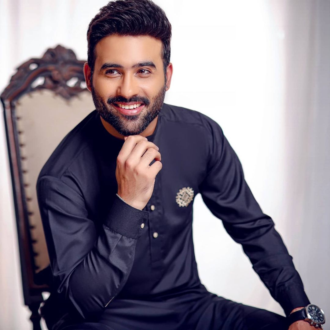 Beautiful Pictures Of Hajra Yamin And Faizan Sheikh From The Set Of JPL ...