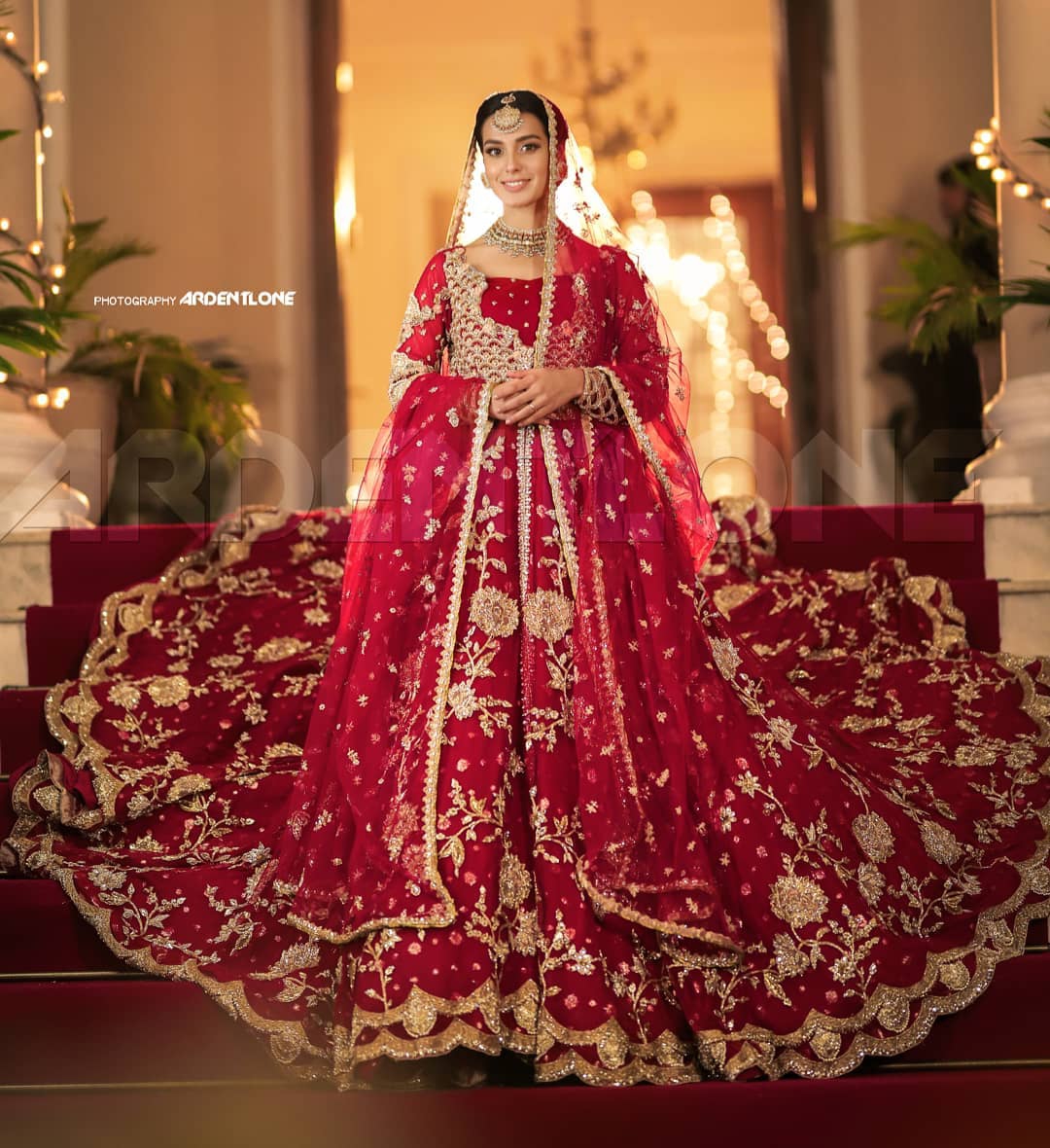 Iqra Aziz Bridal Look From Khuda Aur Mohabbat | Reviewit.pk
