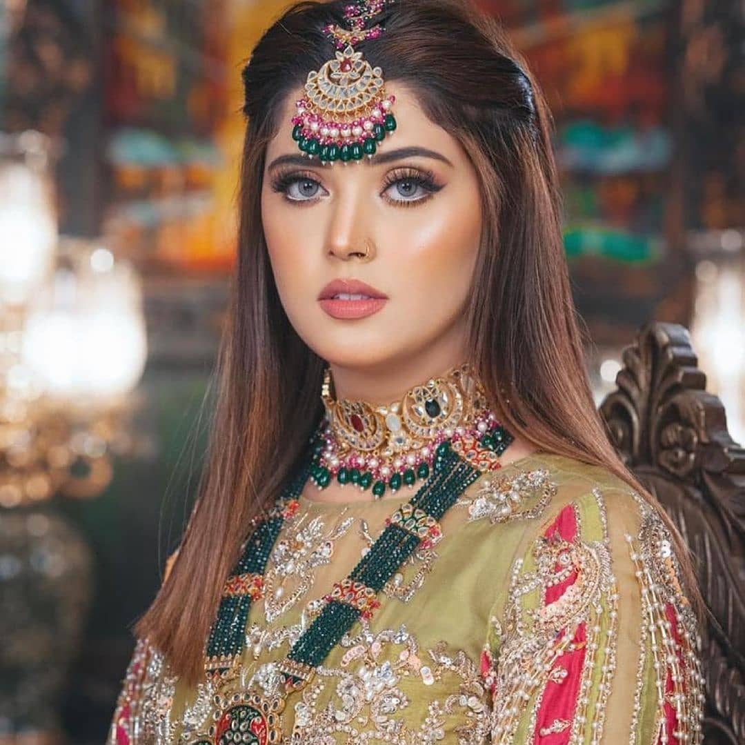 Kanwal Aftab Dolled Up In A Gorgeous Bridal Attire | Reviewit.pk