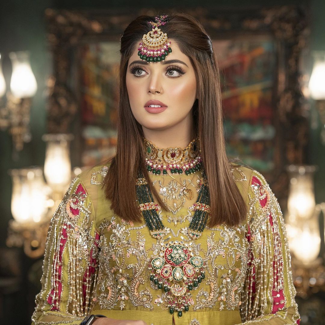 Kanwal Aftab Dolled Up In A Gorgeous Bridal Attire | Reviewit.pk
