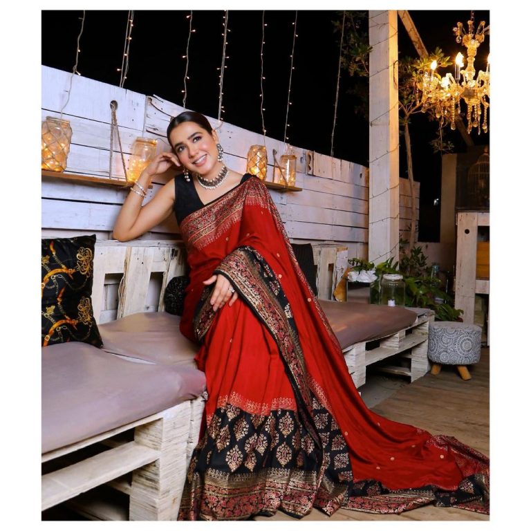 Mansha Pasha Thanks Her Fans For Hitting 1 Million Followers On ...