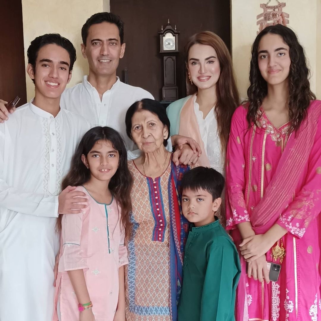 Eid Pictures Of Nadia Hussain And Her Family | Reviewit.pk