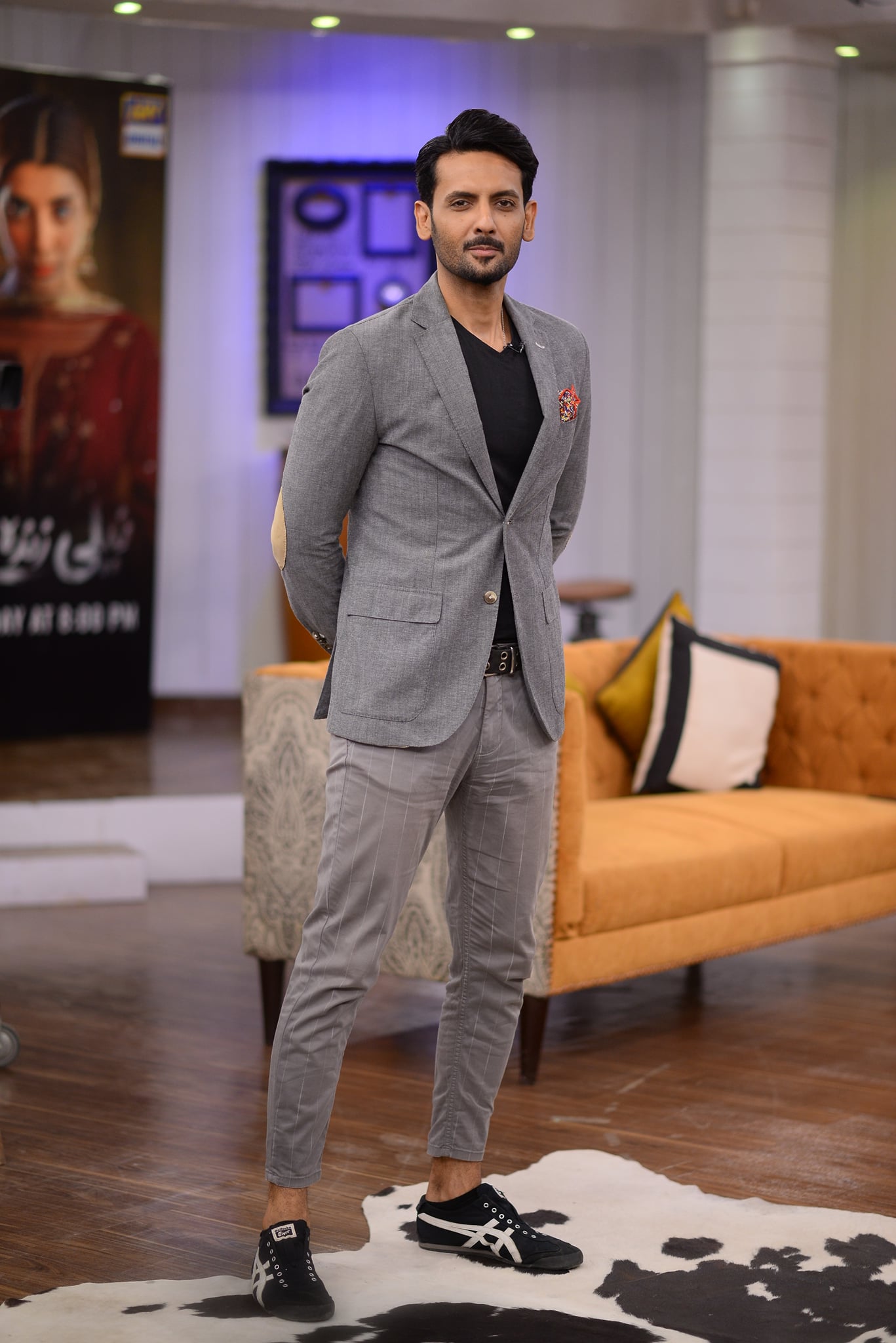 Cast Of Drama Serial "Neeli Zinda Hai" At GMP | Reviewit.pk
