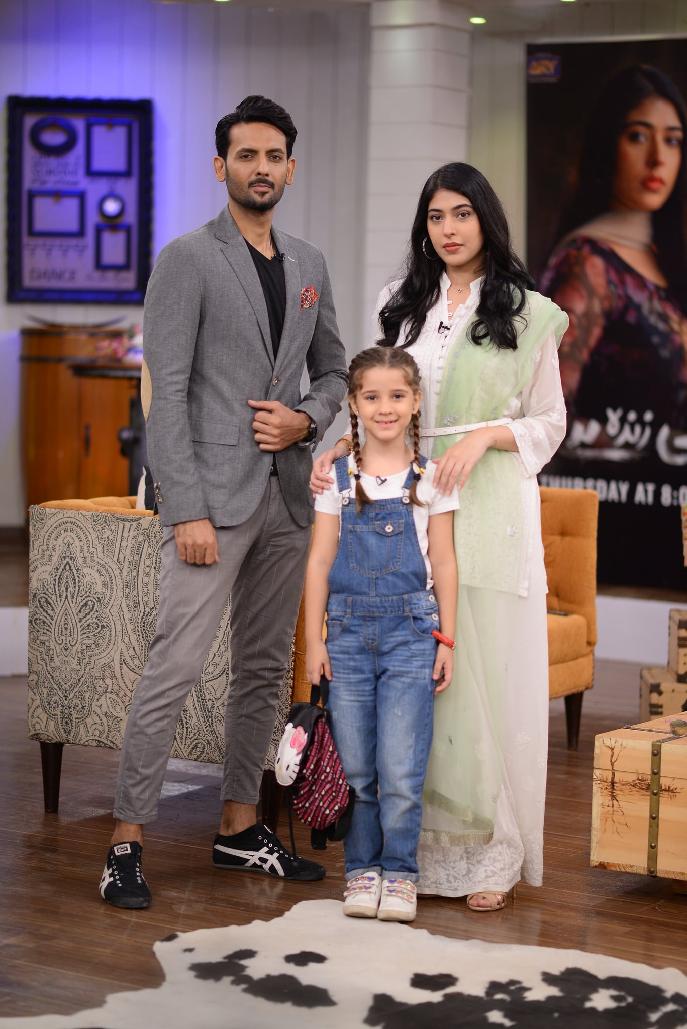 Cast Of Drama Serial "Neeli Zinda Hai" At GMP | Reviewit.pk
